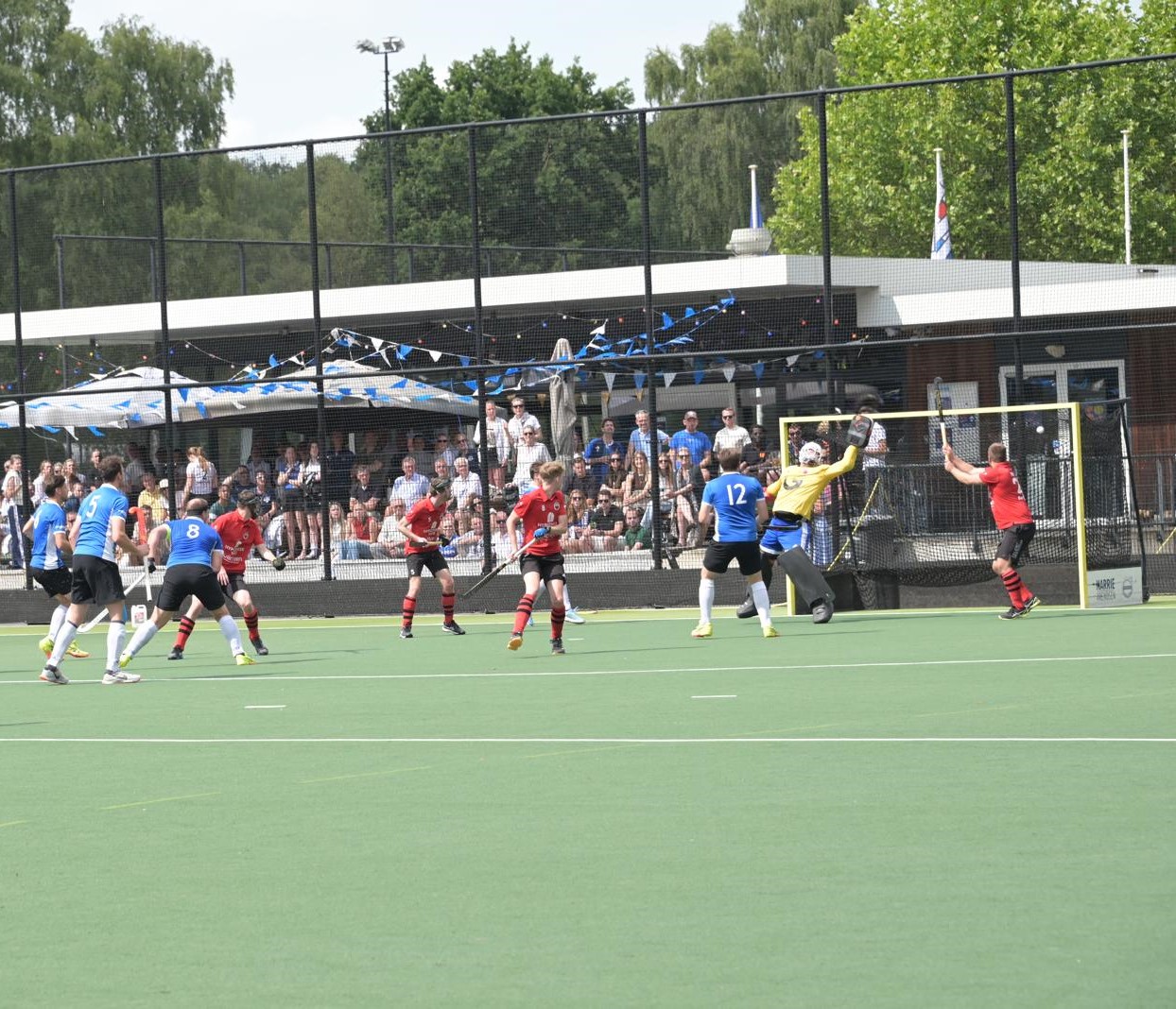 Heren 1 van MHC Almelo worden ongeslagen kampioen - Almelo1
